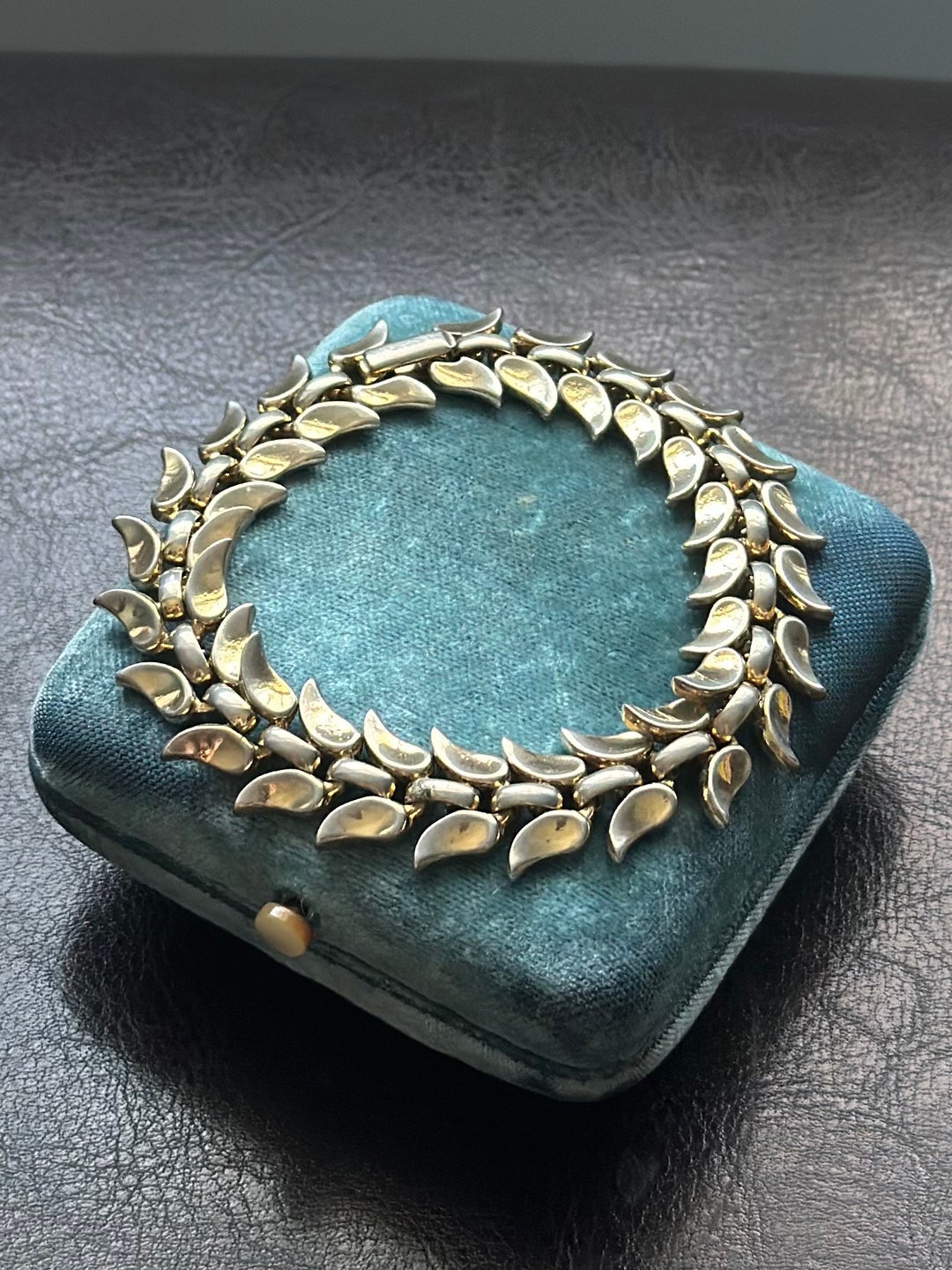 Vintage 1950s Signed Trifari Patent Pending Silver Tone Leaves Link ...