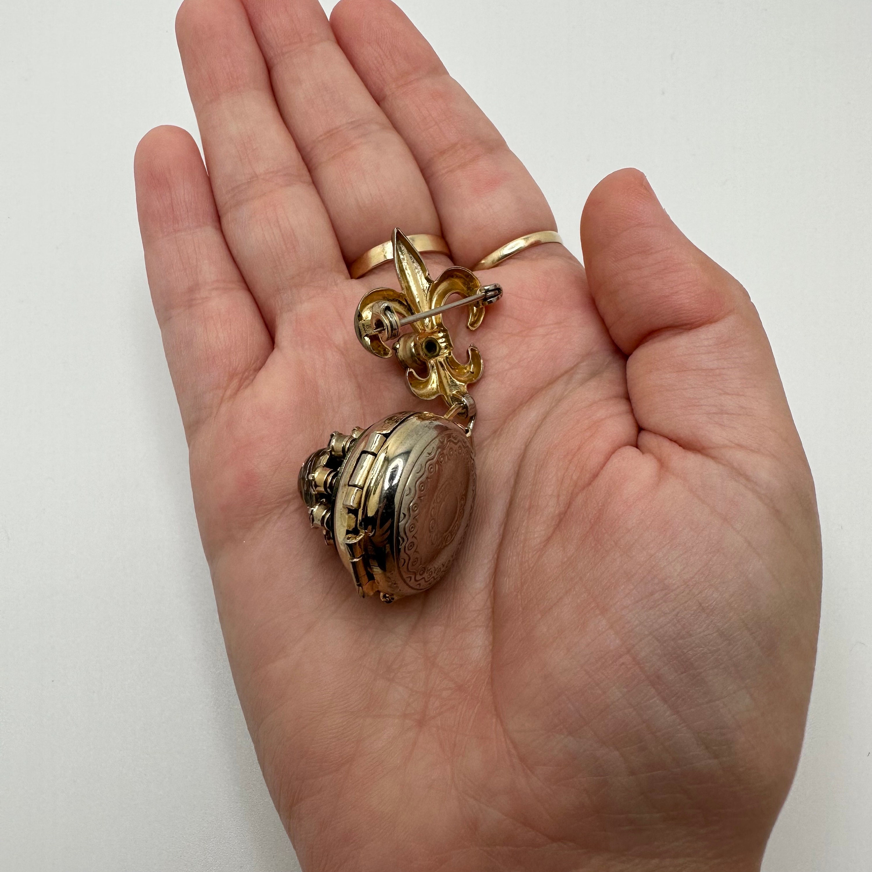 Vintage 1950s Midcentury Coro Signed Gold Tone Blue Rhinestone Four ...