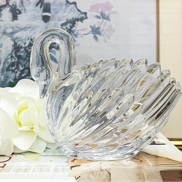 Swan Centerpiece - Etsy