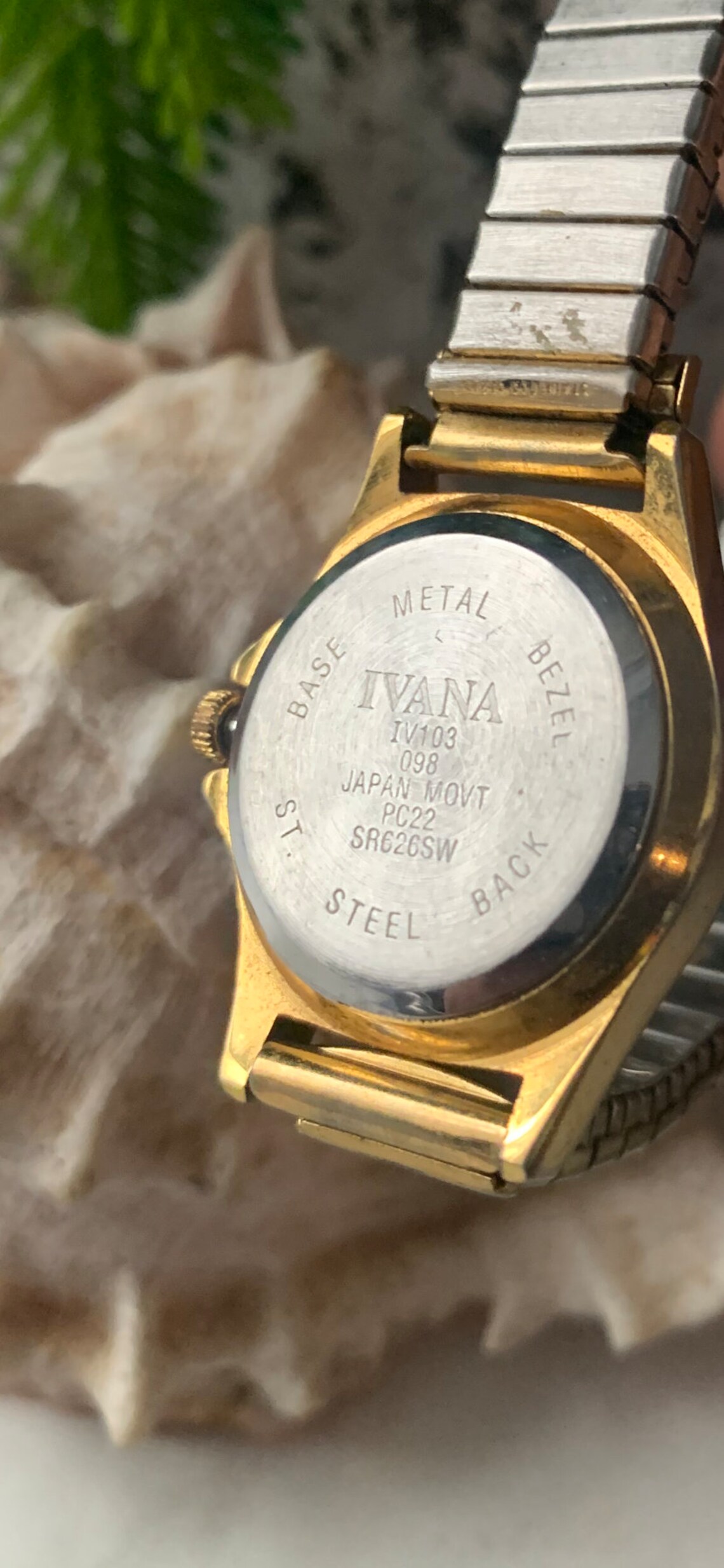 Vintage Ivana Gold Tone Japan Movement PC22 Ladies Watch Expandable ...