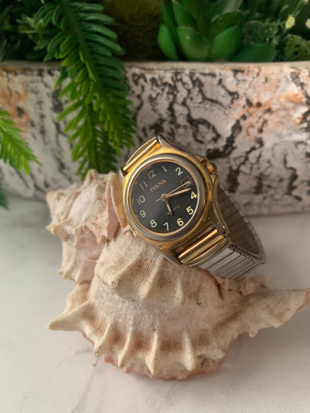Vintage Ivana Gold Tone Japan Movement PC22 Ladies Watch Expandable ...