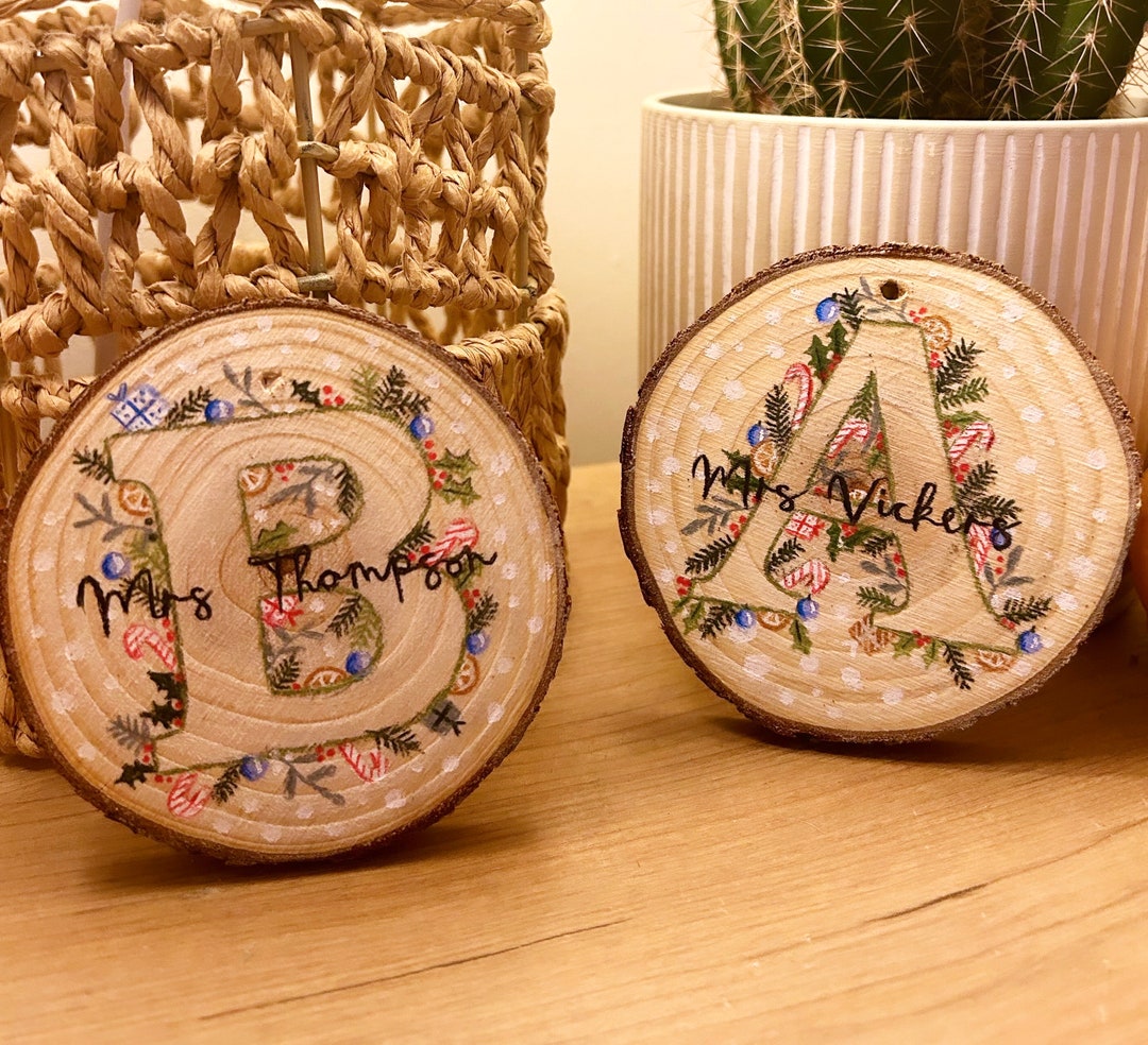 Christmas Wood Slice Name Decoration, Family Name Christmas Ornament - Etsy