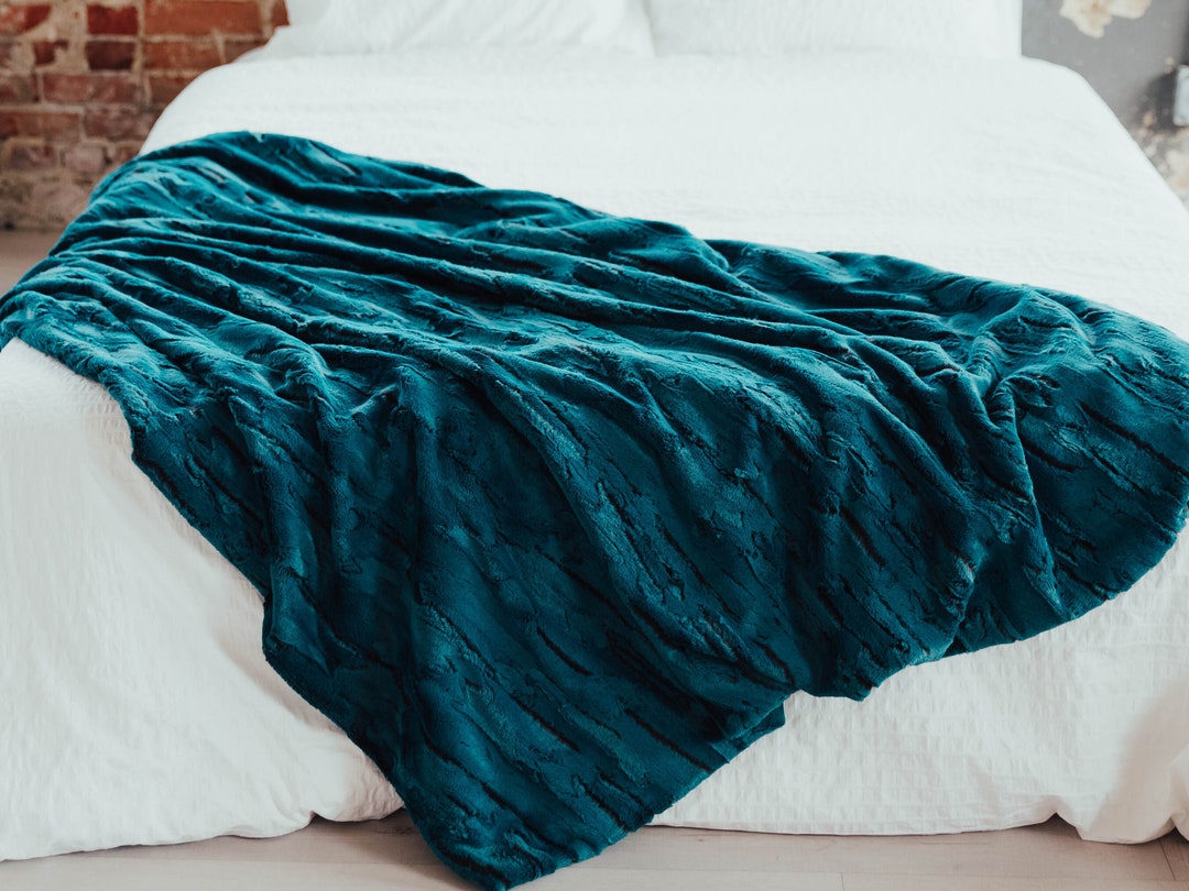 Turquoise Faux Fur Blanket: King/queen Size Minky Throw, Adult Jumbo ...
