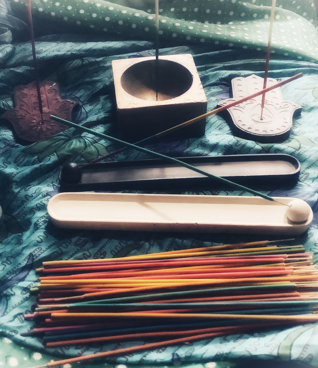 100 Incense Sticks Gift Box. 10 Fragrance in Any Colour Combination and ...