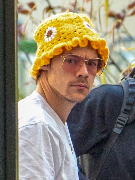 Bucket hat yellow store
