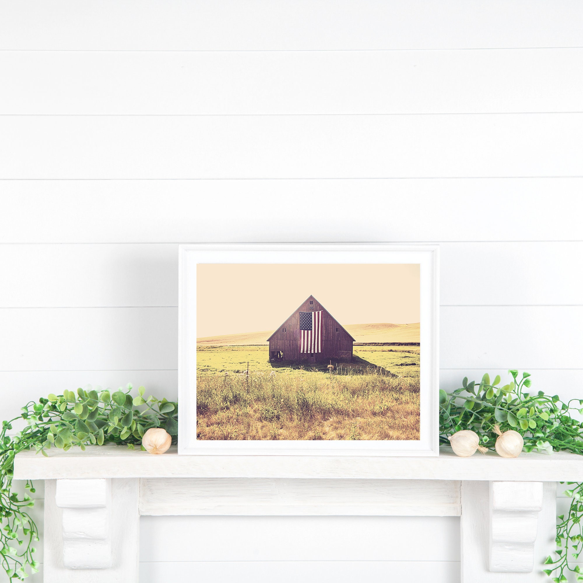 Rustic Barn American Flag Print, Farmhouse Patriotic Decor (digital ...