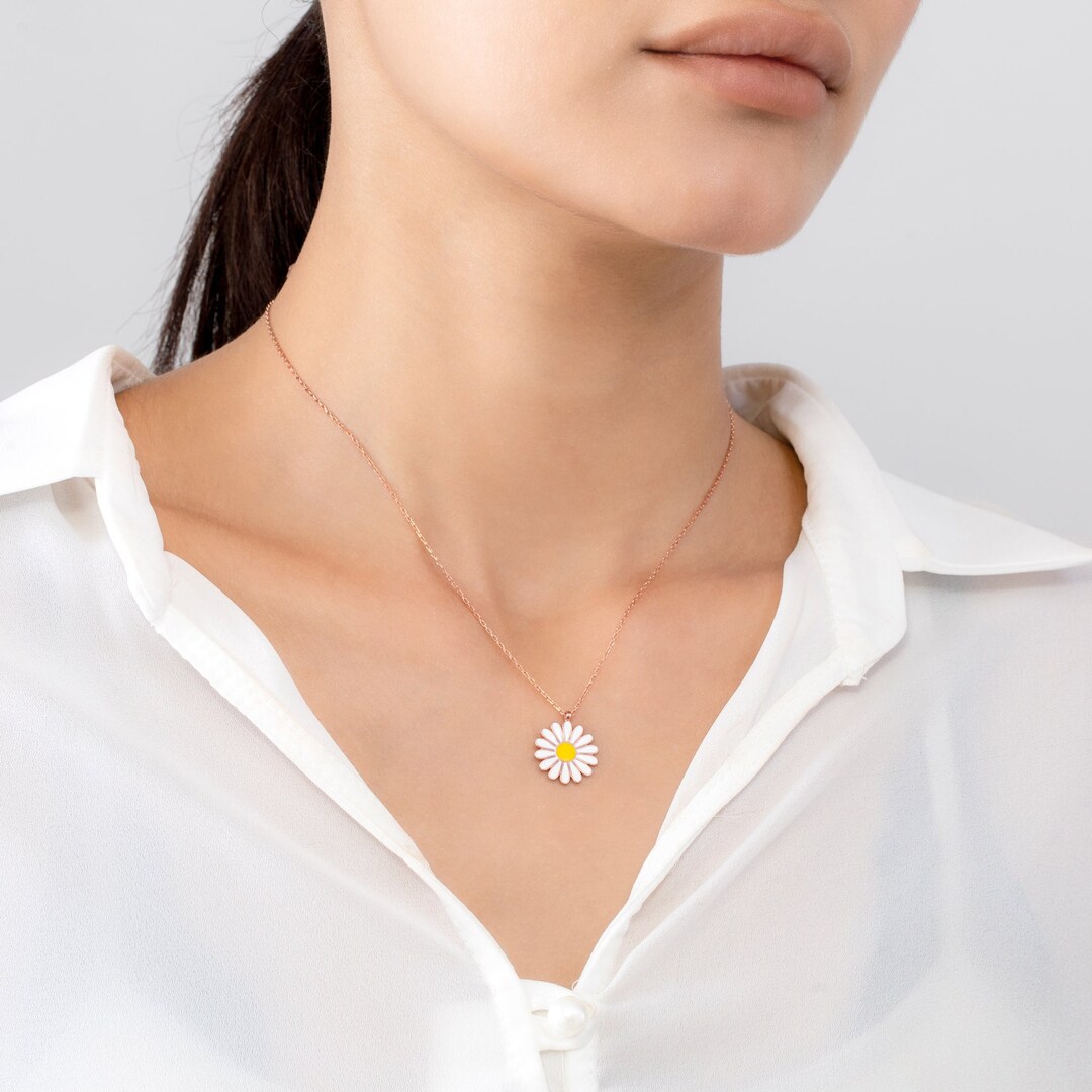 Dainty Daisy Necklace, Minimalist Flower Jewelry, Flower Charm Necklace ...
