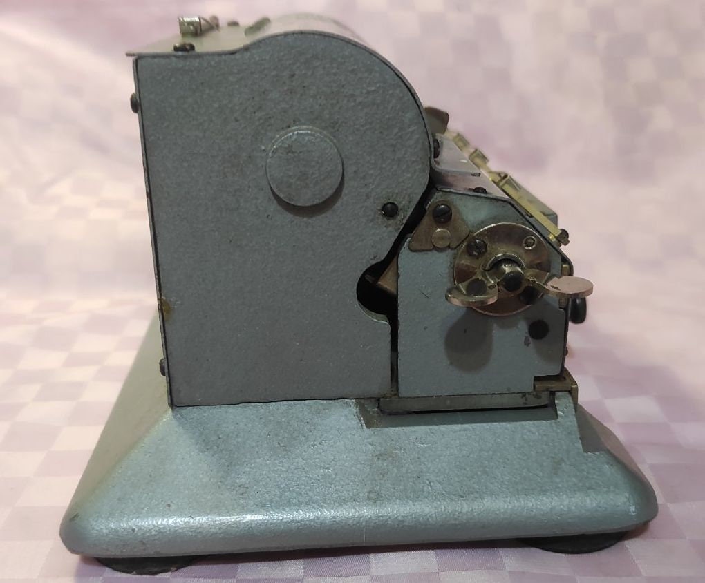 Vintage Calculating Machine Felix Mechanical Calculator Hand Calculator ...