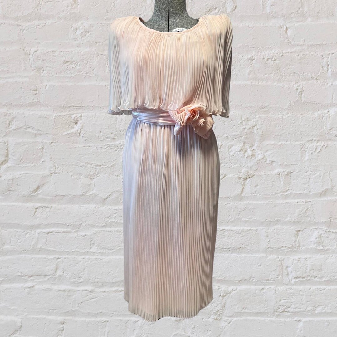 Medium • Miss Elliette Late 70’s/early 80’s Pleated Chiffon Capelet ...