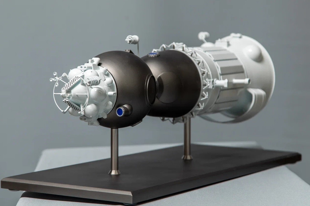 Russian USSR Handmade Soyuz 7K-LOK Spacecraft Launch Vehicle Scale ...