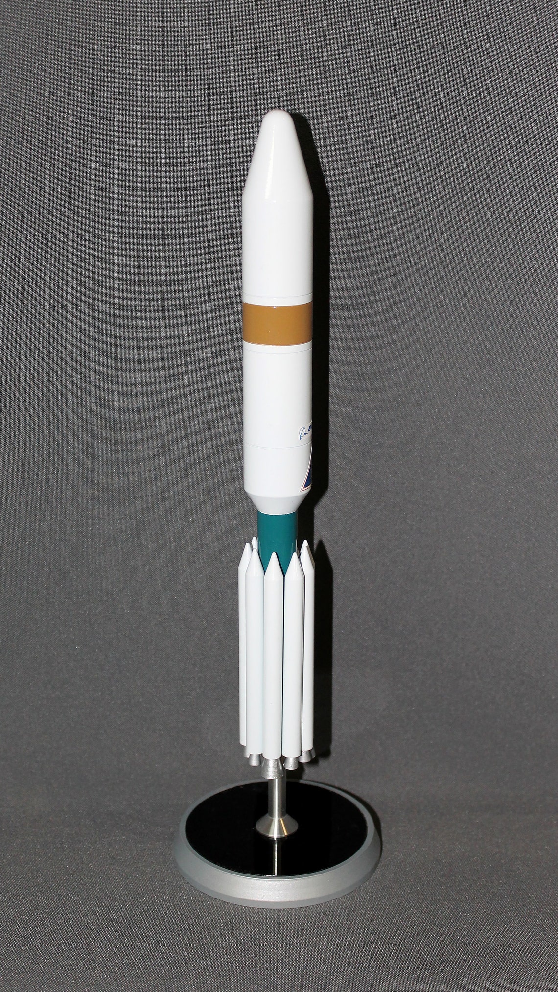 Delta 3 Spacecraft Launch Vehicle Scale Model - Etsy