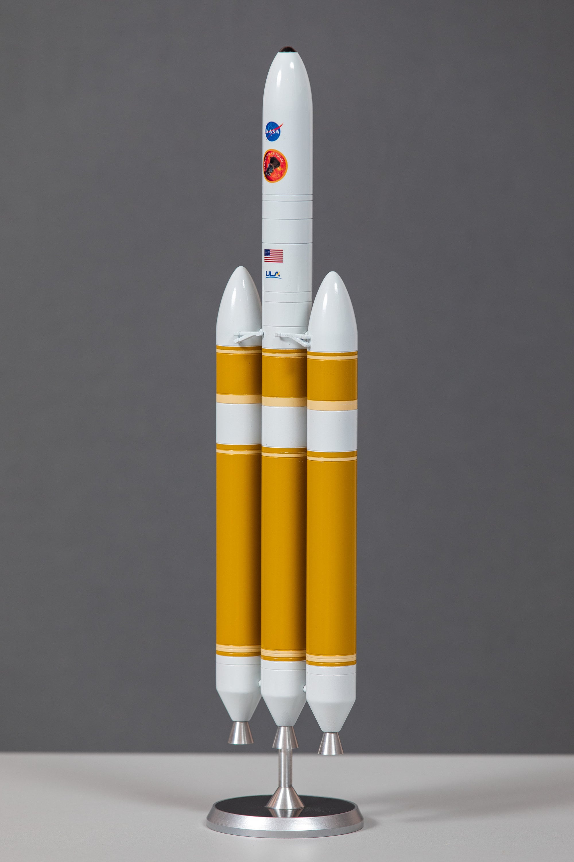 1:100 Scale Model of USA ULA Delta 4 Heavy | Spacecraft Launch Vehicle ...
