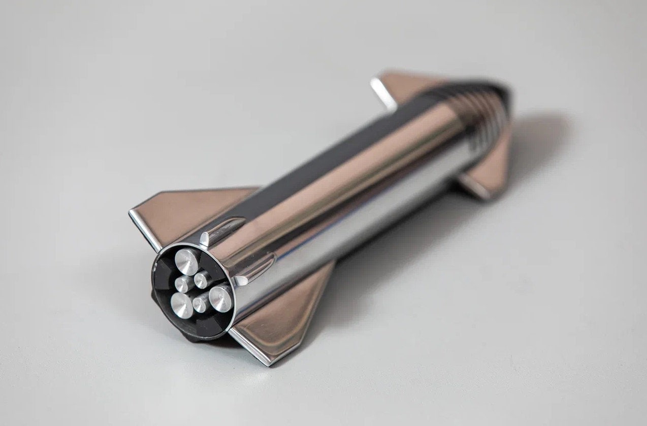 Spacex Falcon Superheavy Rocket Spacecraft Launch Vehicle Scale Model ...