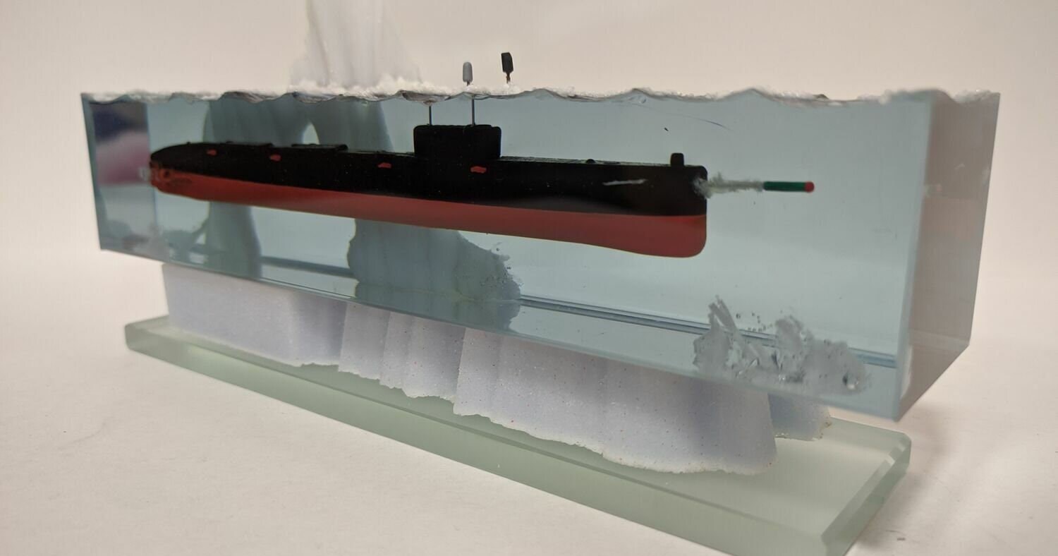 Diorama of Submarine in Epoxy Resin Project 675 clamshell or Roaring ...
