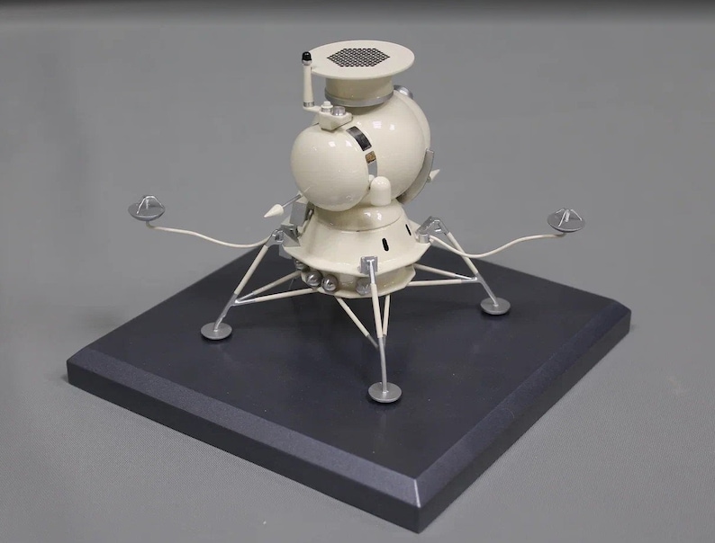 USSR LK Lunar Lander Spacecraft Scale Model - Etsy