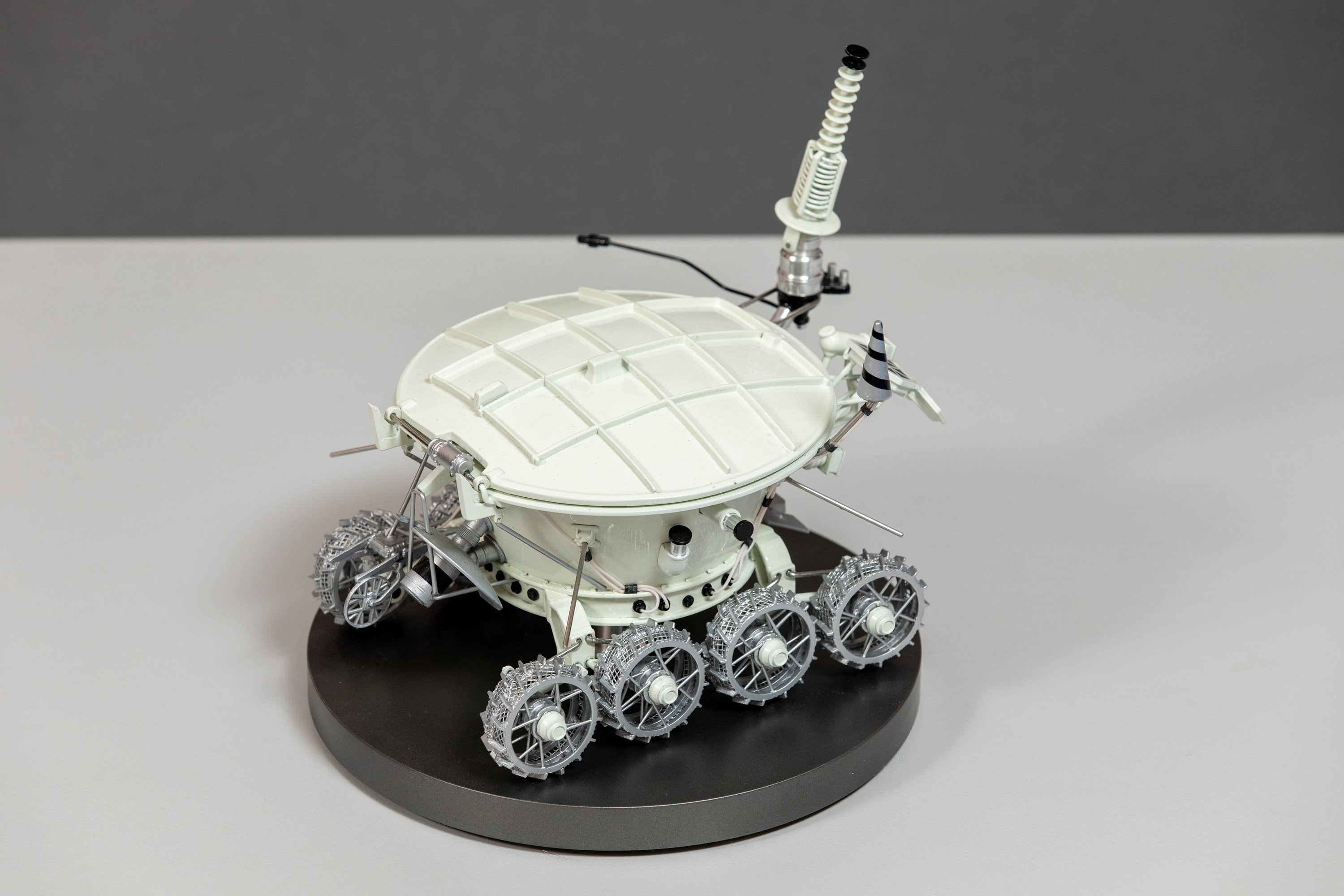 USSR First Lunar Lander "lunokhod 1" Spacecraft Composition Scale Model ...