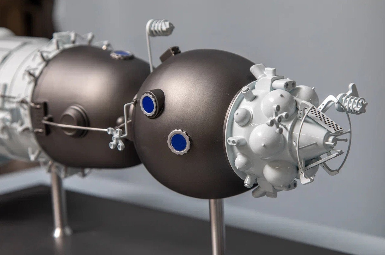 Russian USSR Handmade Soyuz 7K-LOK Spacecraft Launch Vehicle Scale ...