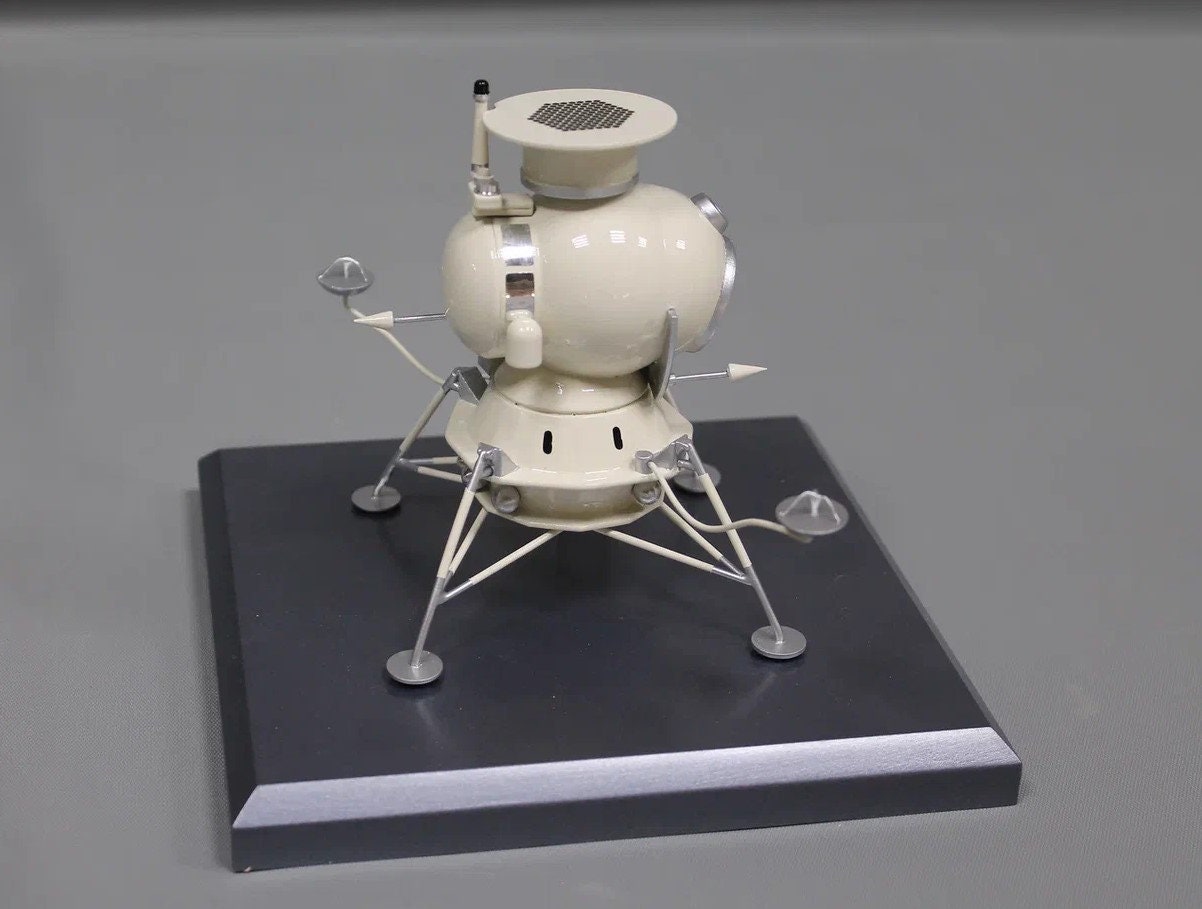 USSR LK Lunar Lander Spacecraft Scale Model - Etsy