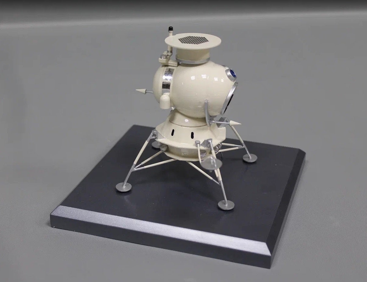 USSR LK Lunar Lander Spacecraft Scale Model - Etsy
