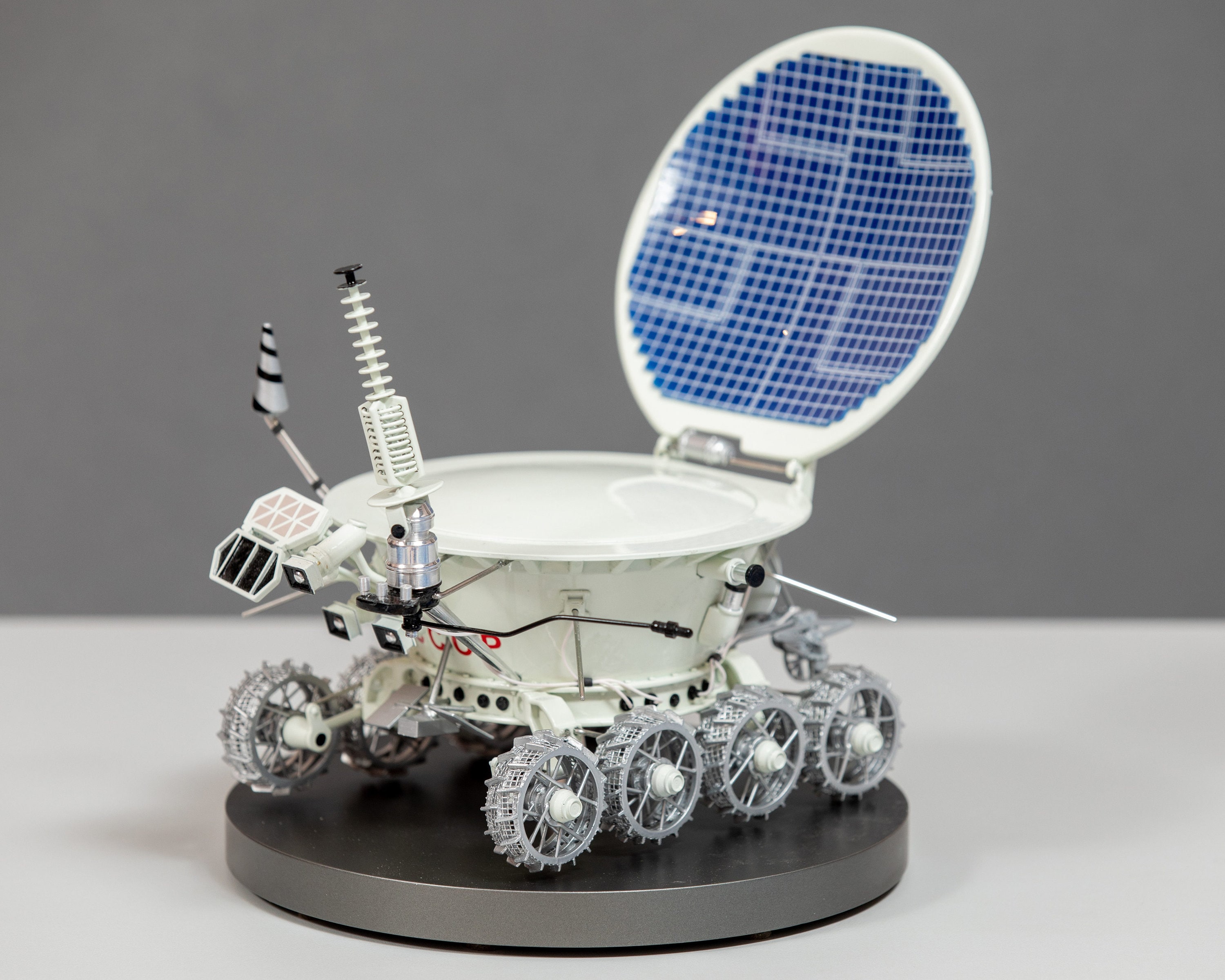 USSR First Lunar Lander "lunokhod 1" Spacecraft Composition Scale Model - Etsy