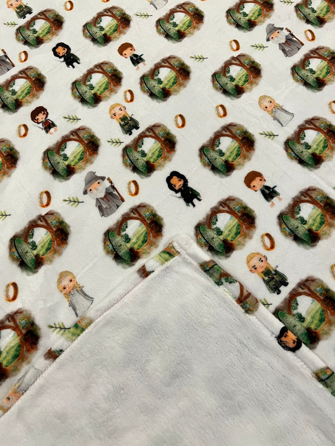 Hobbit Hole / Lord of the Rings / Nerd Blanket / Plush / Throw Blanket ...