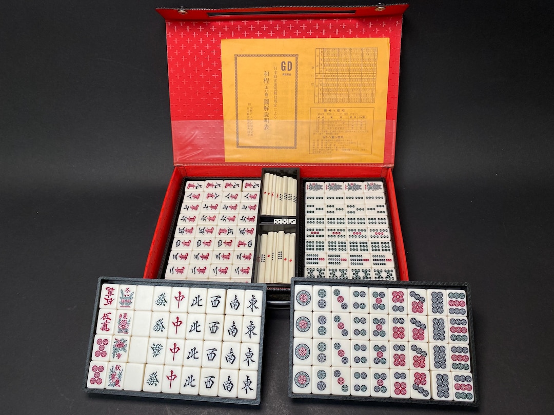 Japanese Riichi Mahjong Vintage Japan MVC Mah Jong Set, Yellow Back ...
