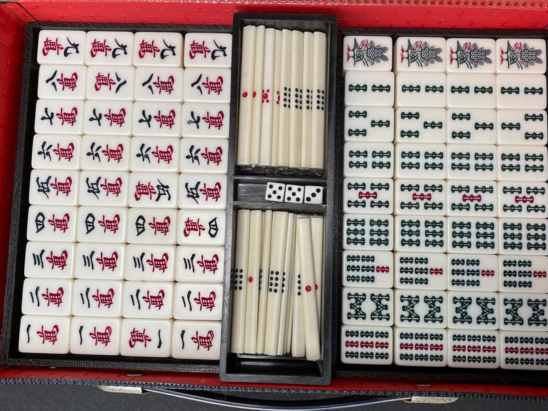 Japanese Riichi Mahjong Vintage Japan MVC Mah Jong Set, Yellow Back ...