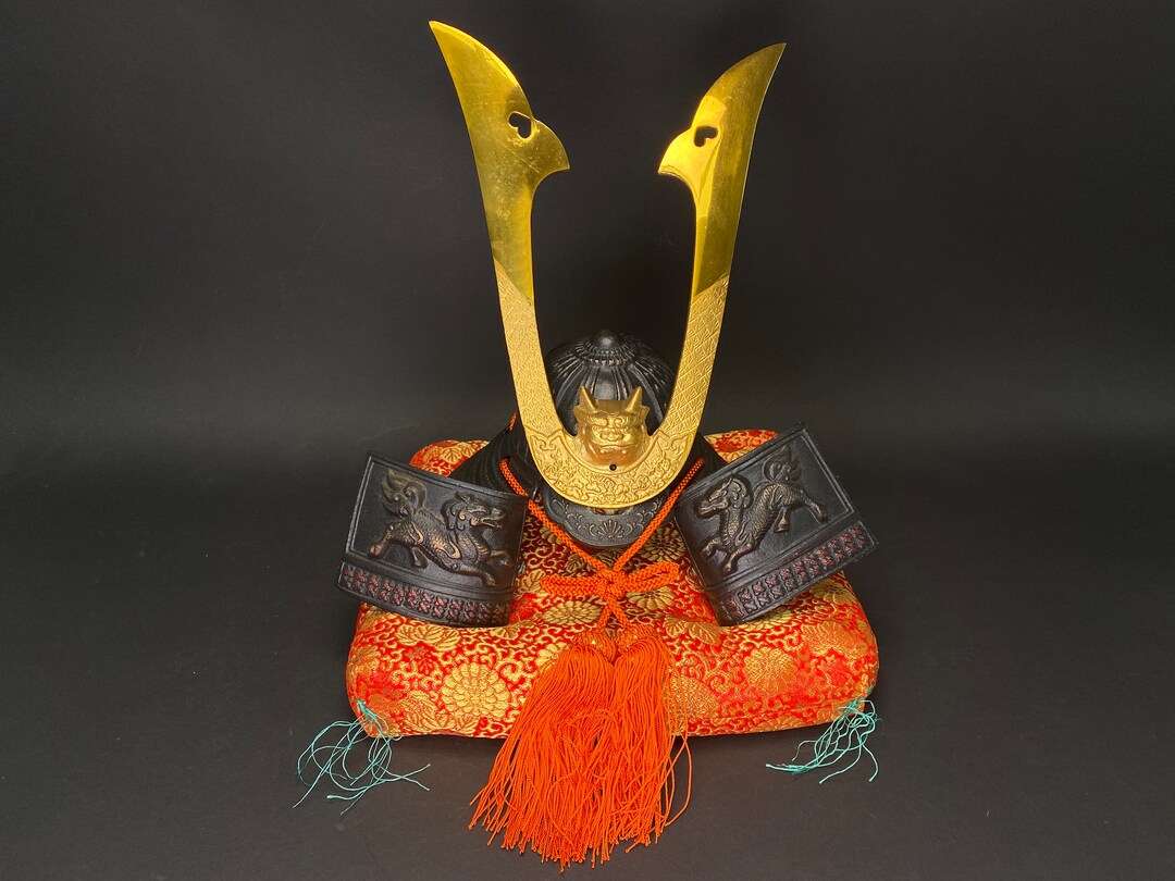 Lion Cast Iron Kabuto With Display Cushion, Samurai Helmet, Yoshitsune ...