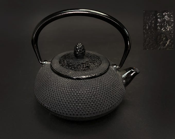Japanese Tetsubin Nanbu Tekki Teapot Cast Iron TEA KETTLE, Spotted Design, Mint Vintage Teapot ...