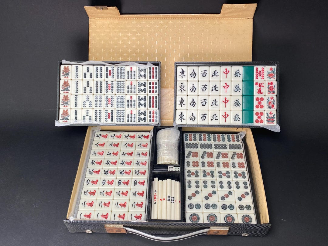 Japanese Riichi Mahjong Tile Set: 4 Aka Dora, Green Back Resin Tiles ...