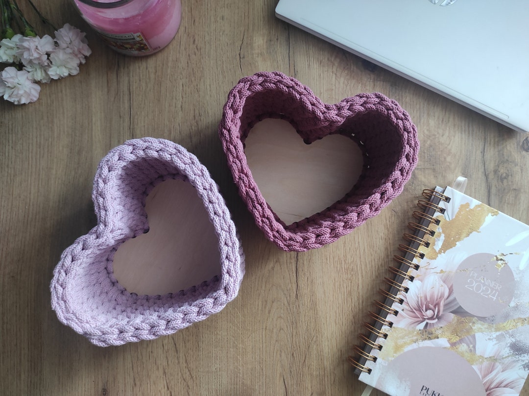Charming Heart-shaped Basket, Perfect Valentine's Day Gift and Desk ...