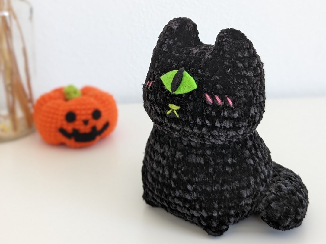 Blinky Halloween Cat | Amigurumi Crochet Pattern | Digital File - Etsy