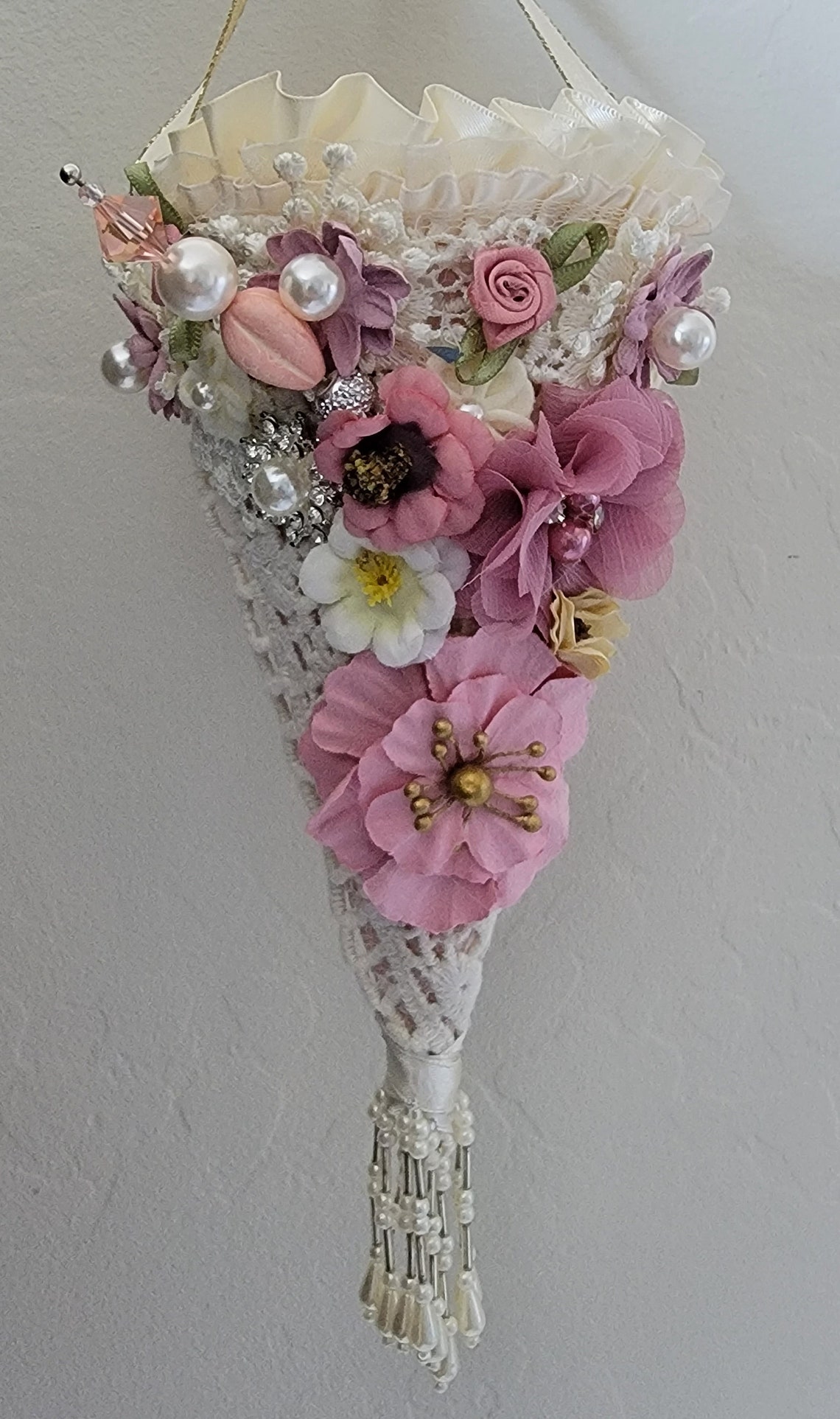 Romantic Victorian Tussie Mussie - Etsy