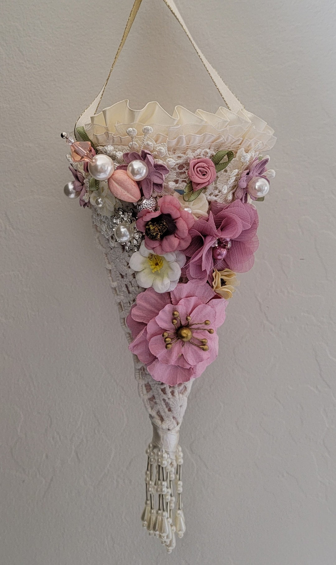 Romantic Victorian Tussie Mussie - Etsy