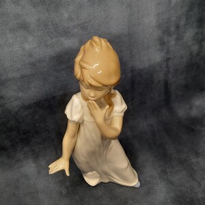 Nao by Lladro, Young Girl Yawning Spanish Porcelain Figurine, 29cm Tall ...