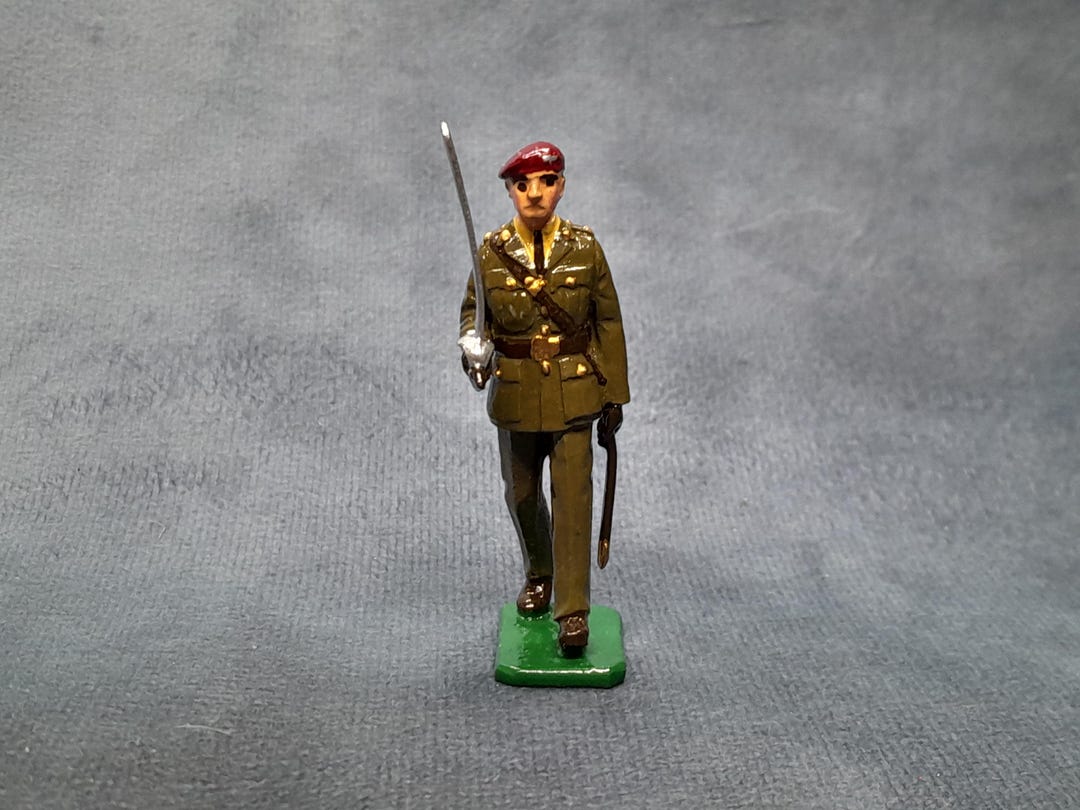Parachute Regiment British Soldier Metal Figure, Military Figure, Red ...