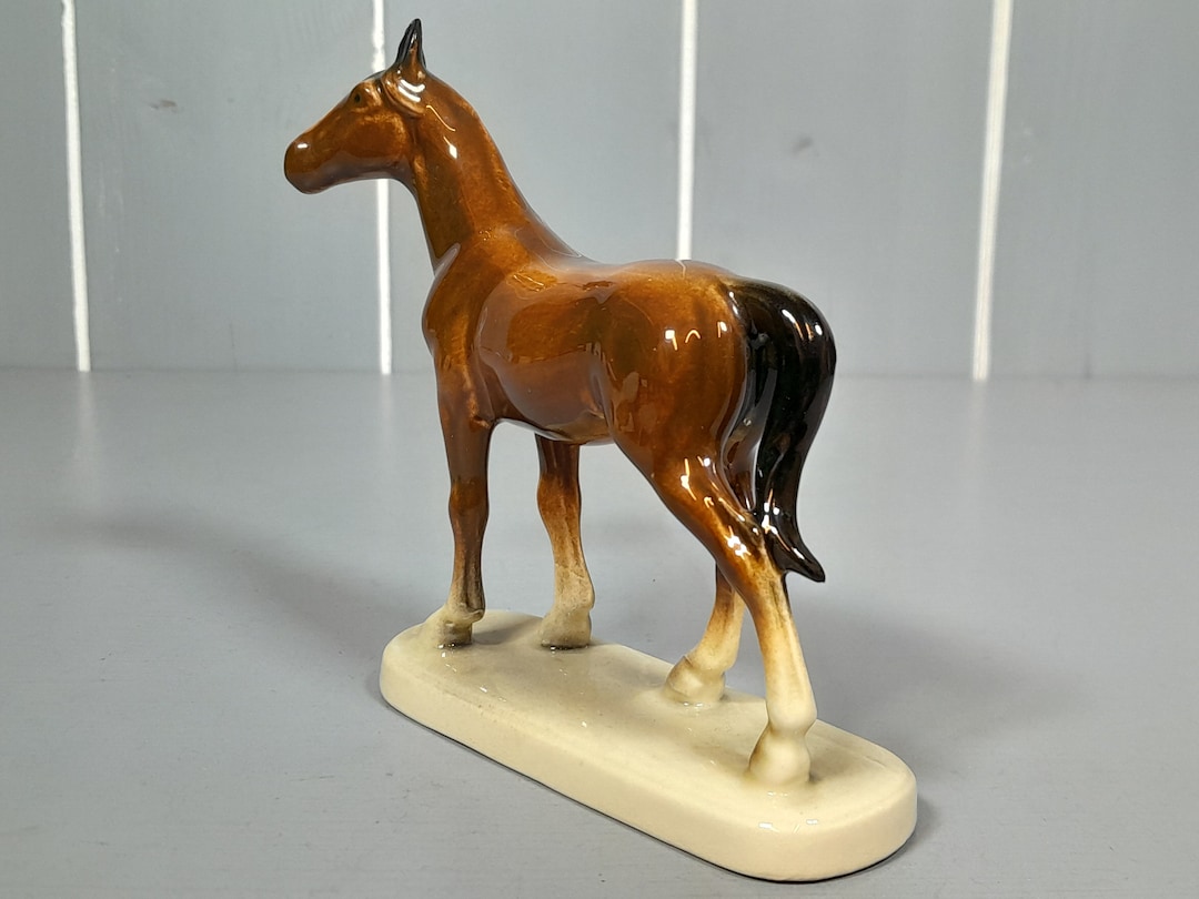 Hertwig Katzhutte Horse, Porcelain Horse Figurine, Germany C1941-1958 ...