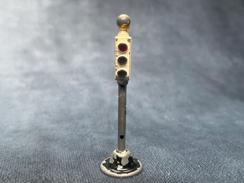 1950’s Dinky Metal Two Way Traffic Lights | Traffic Signal | Road Signs ...