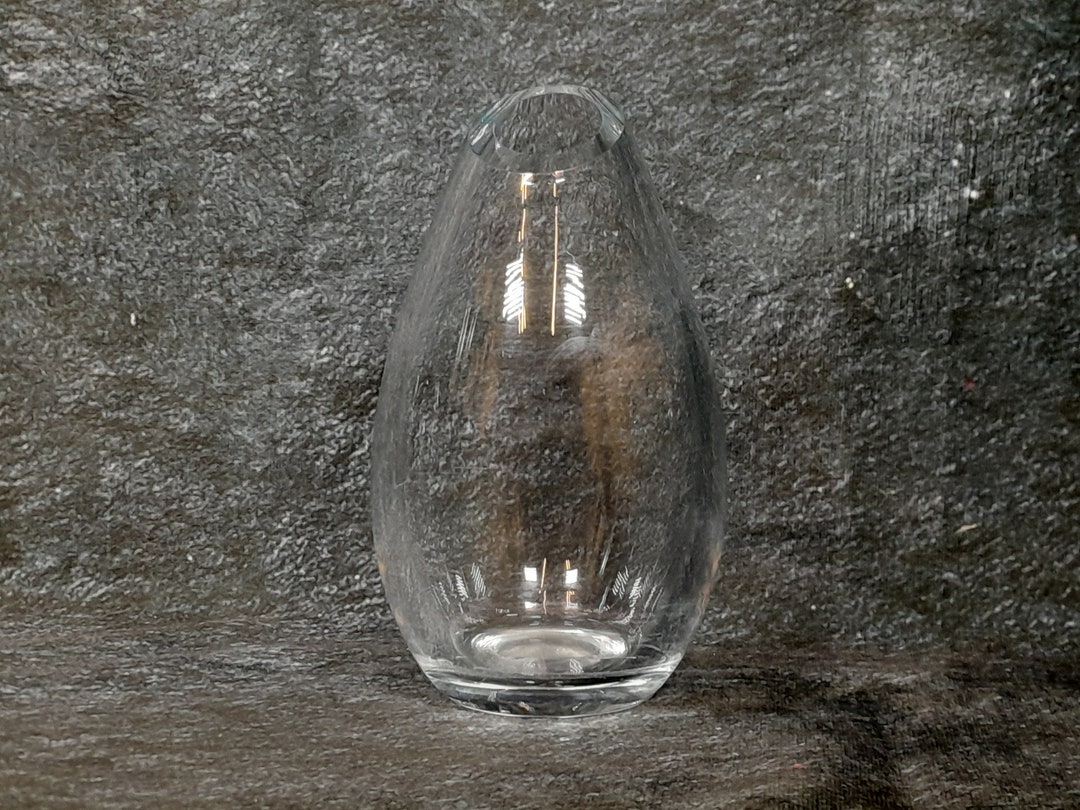 Heavy Thick Glass Flower Vase, Vintage Glass Vase - 18.4cm - Etsy