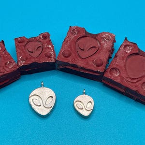 Metal Casted Alien Yin Yang Resin 3D Printed Necklace Design - Etsy