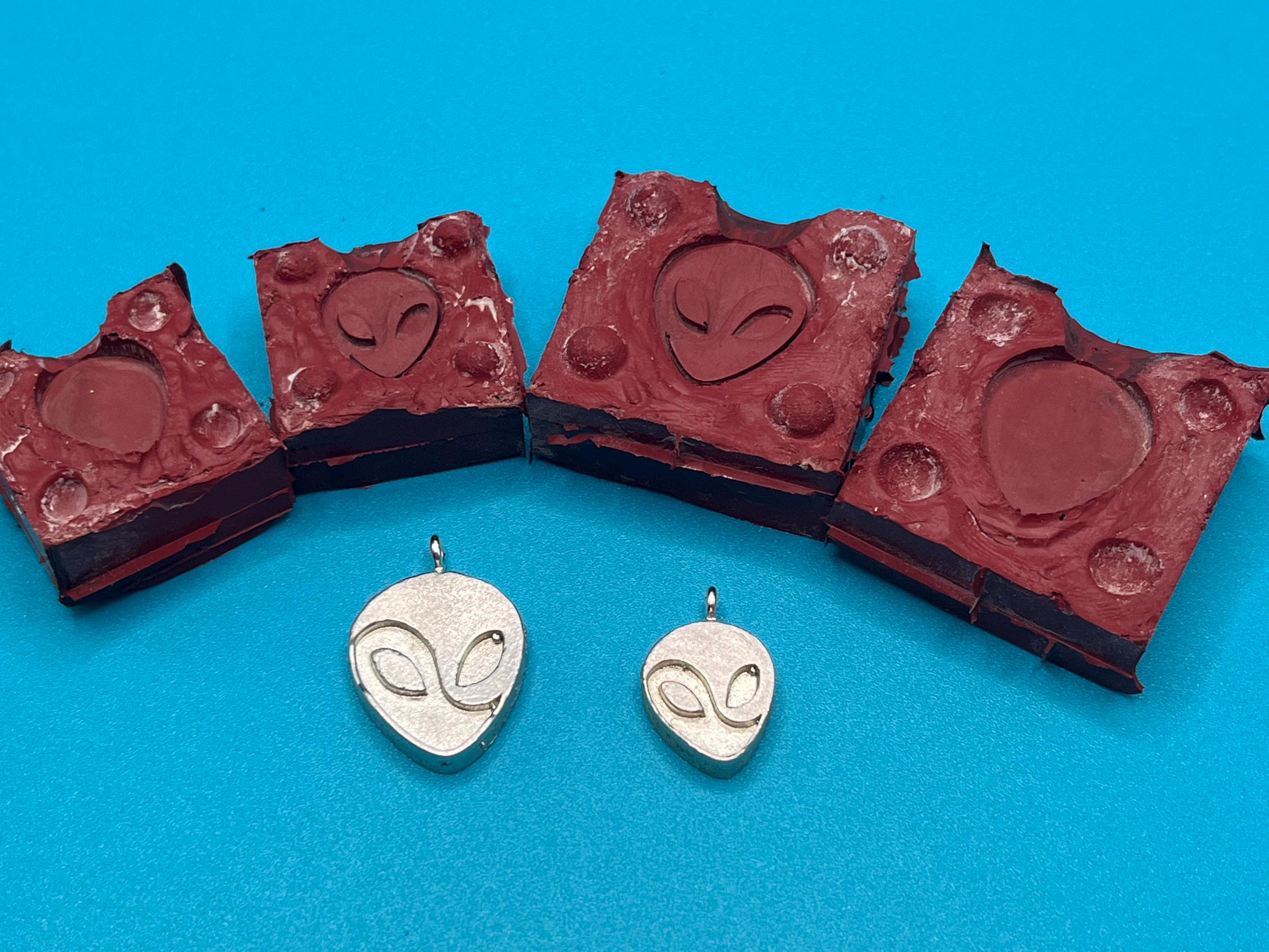 Metal Casted Alien Yin Yang Resin 3D Printed Necklace Design - Etsy