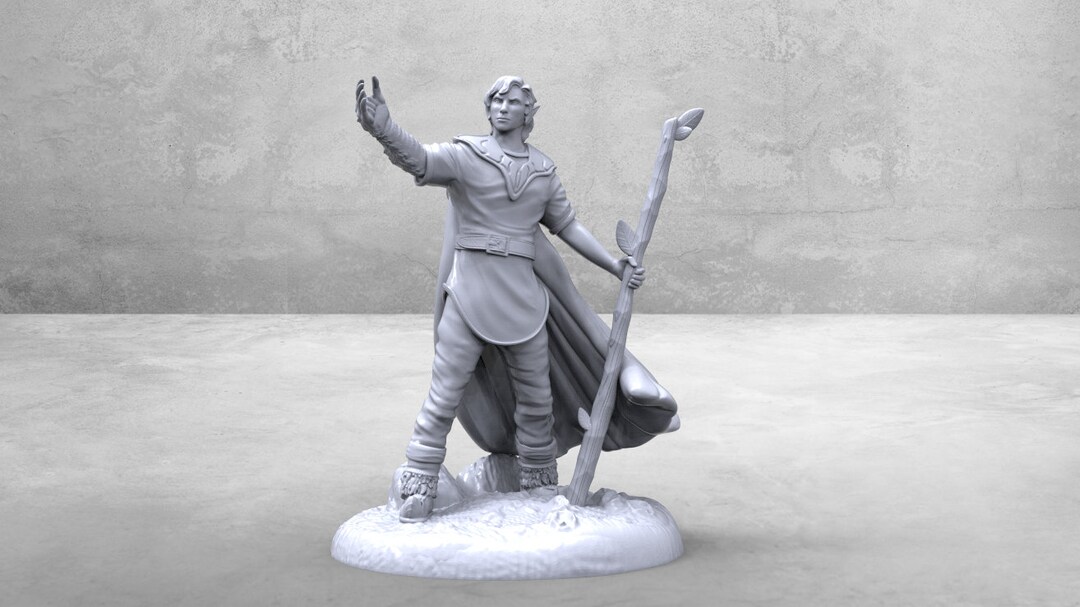 Half-elf Druid Miniature | Half-elf Druid Miniature | Heroic Character ...