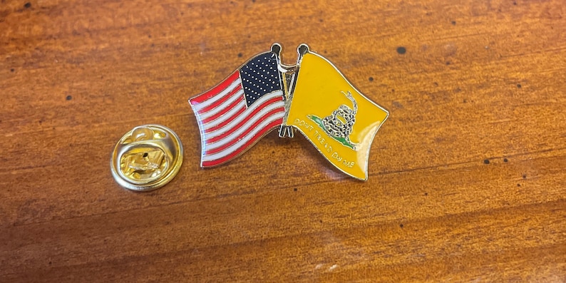 Gadsden Flag Lapel Pin: Don't Tread on Me Snake Badge - Etsy