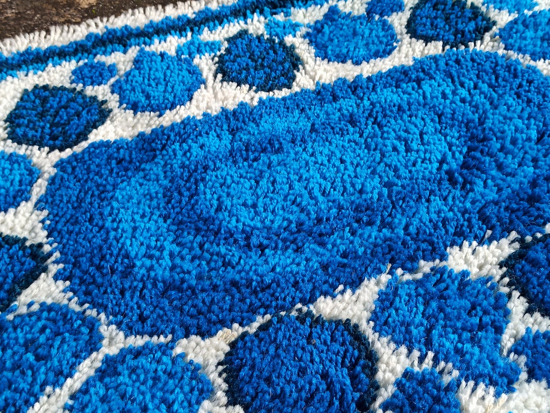 Retro Space Age Blue White Rug, Bathroom or Bedroom, Fantastic Vintage ...
