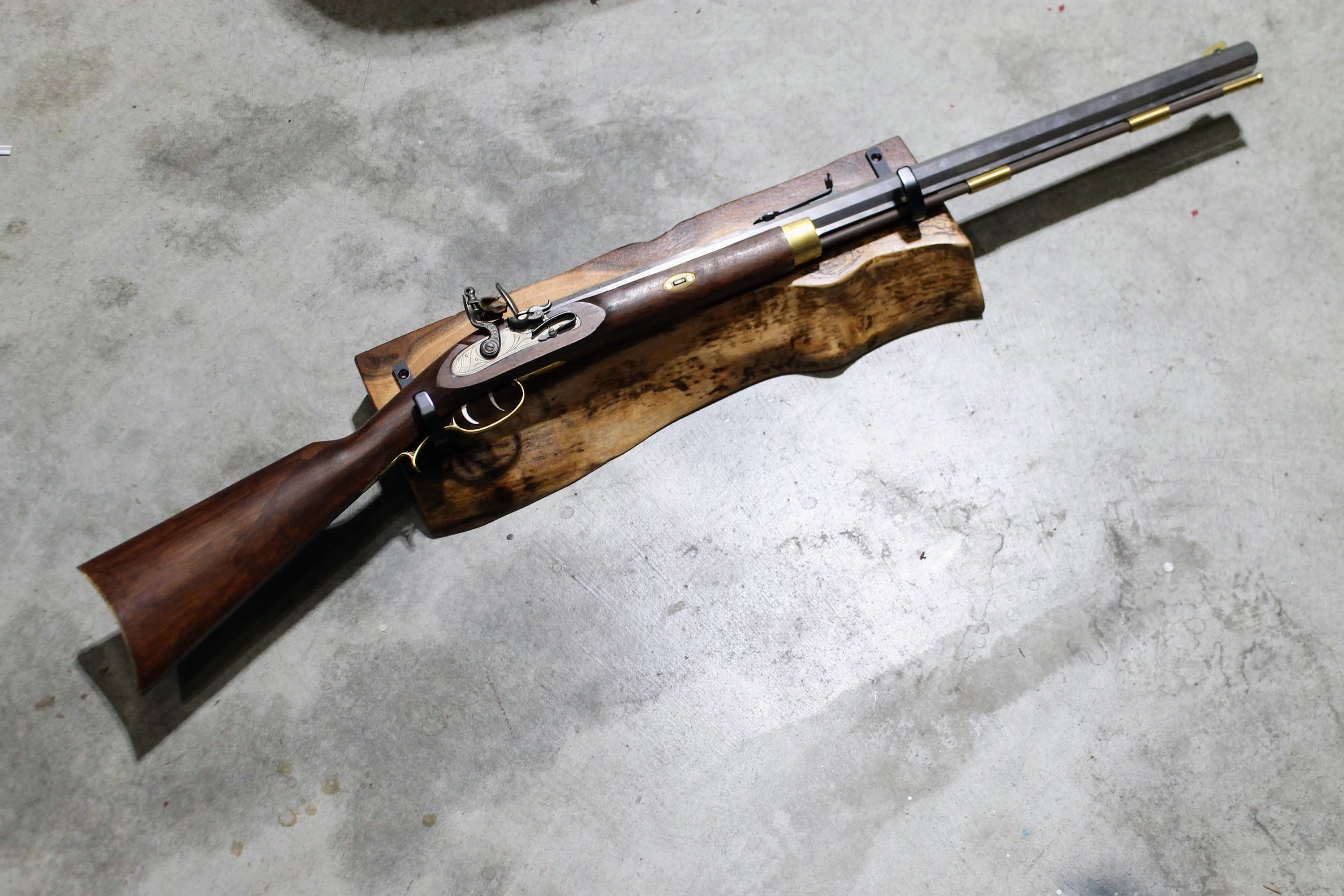 Live-edge Red Elm Rifle/pistol Mounting Rack 20l - Etsy