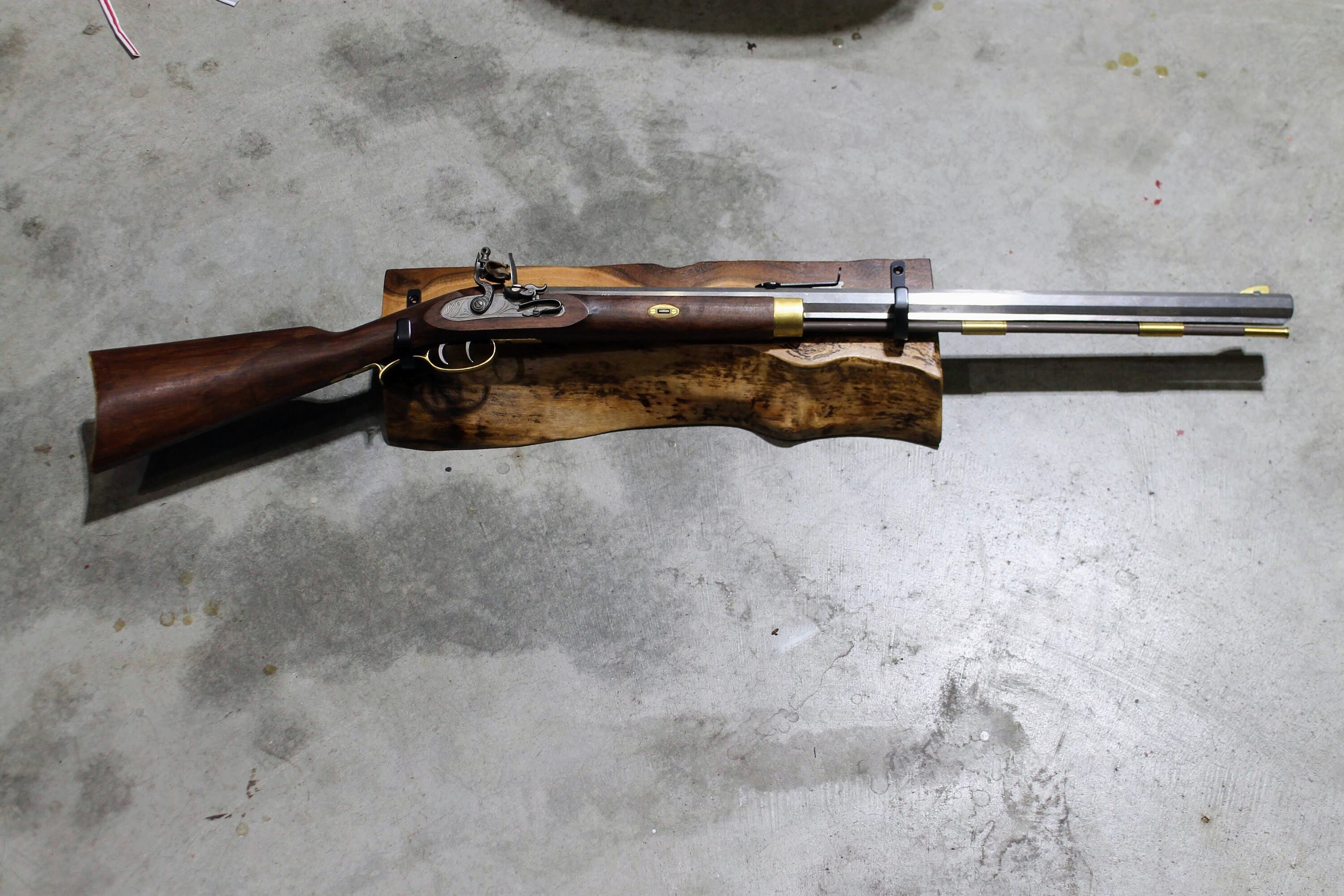 Live-edge Red Elm Rifle/pistol Mounting Rack 20l - Etsy