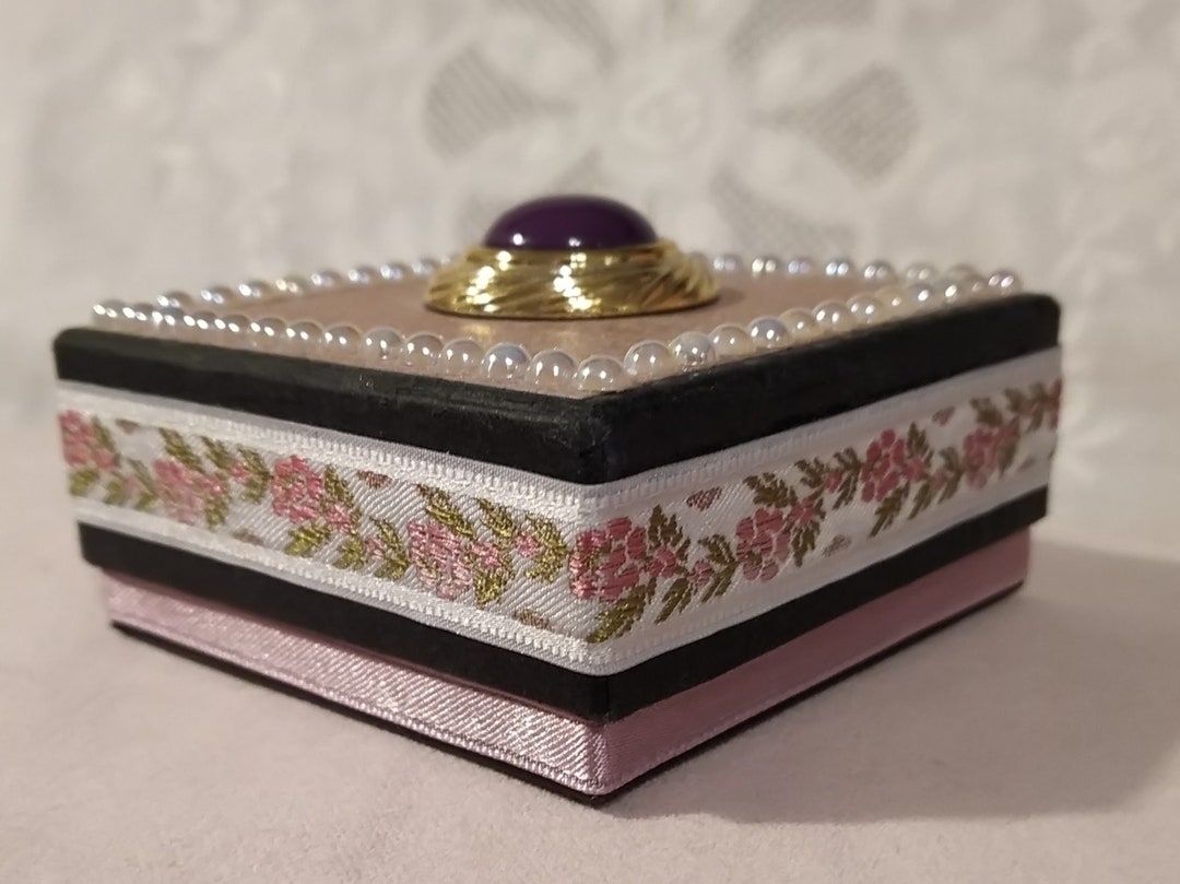 Gift Box, Jewellery Box, Bracelet Box, Small Square Box - Etsy