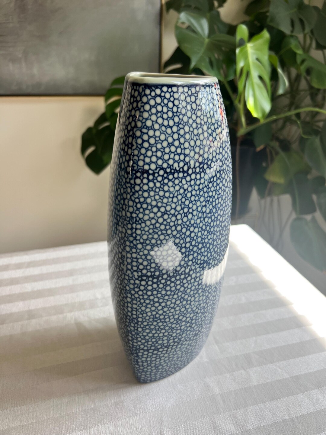 Triangular Porcelain Vase With a Pattern of Small Cerulean Circles - 12 ...