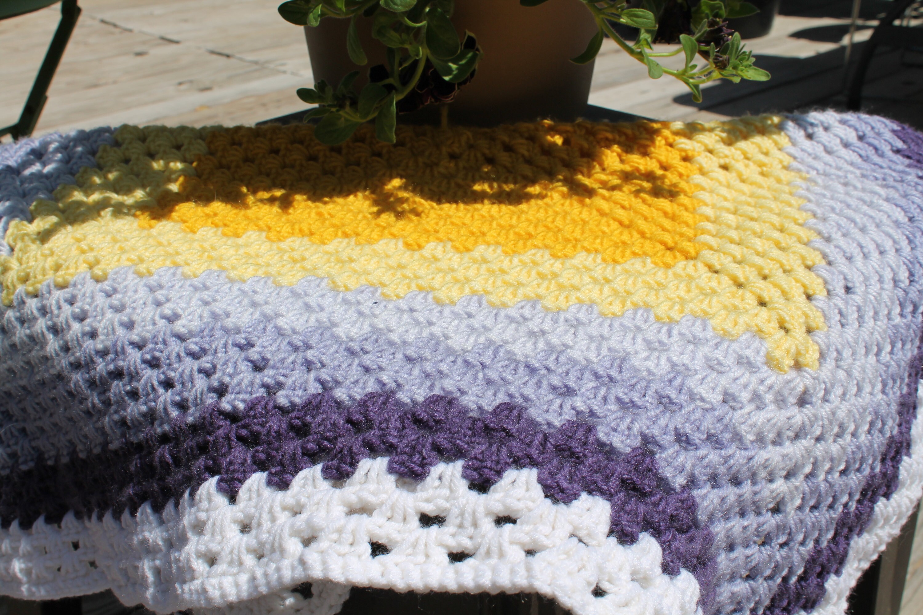 Granny Square Blanket, Cottage Core Decor, Cozy Blankets, Christmas ...