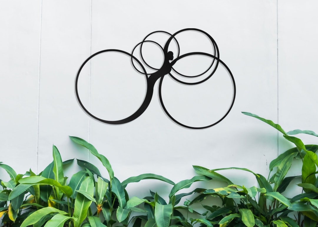 Minimalist Drawing Woman Wall Decor, Geometric Pattern Metal Wall Decor ...